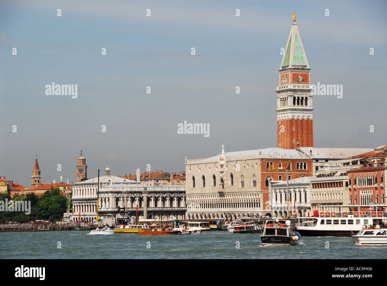 Riva waterfront venecia hi-res stock photography and images - Alamy