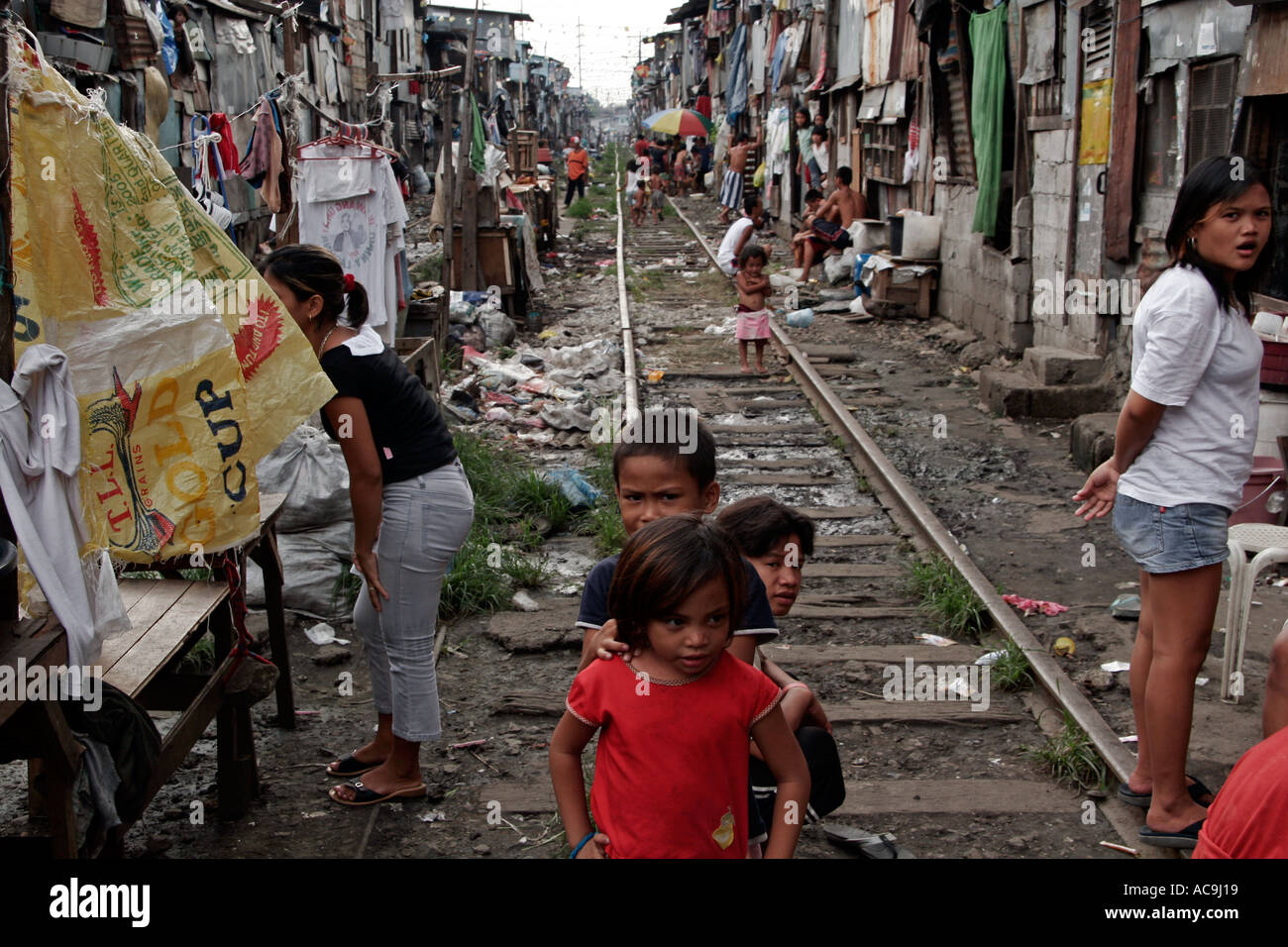 Slum dwellings in Blumentritt, Manila, Philippines Stock Photo - Alamy