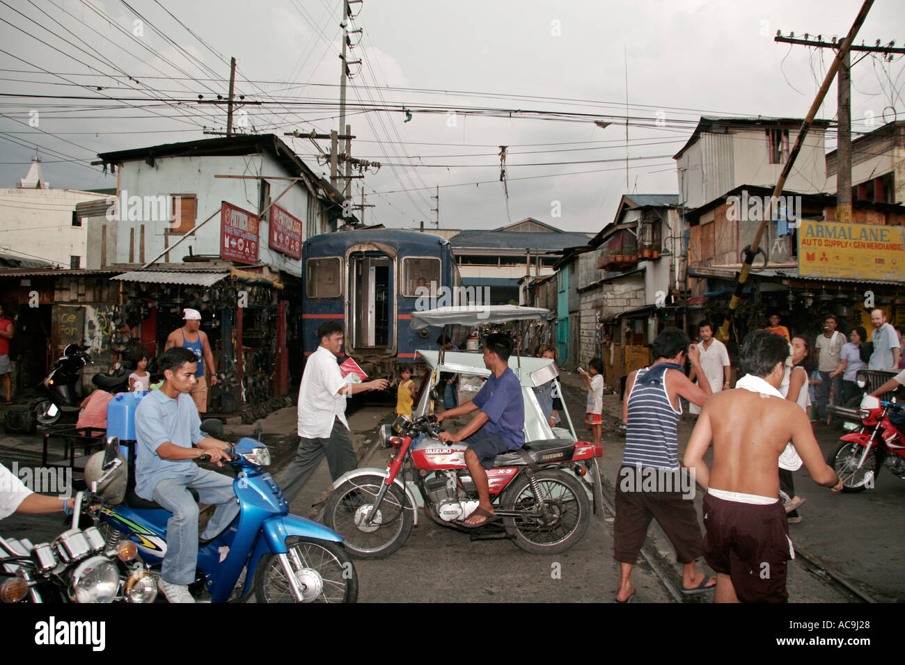 Slums in manila hi-res stock photography and images - Alamy