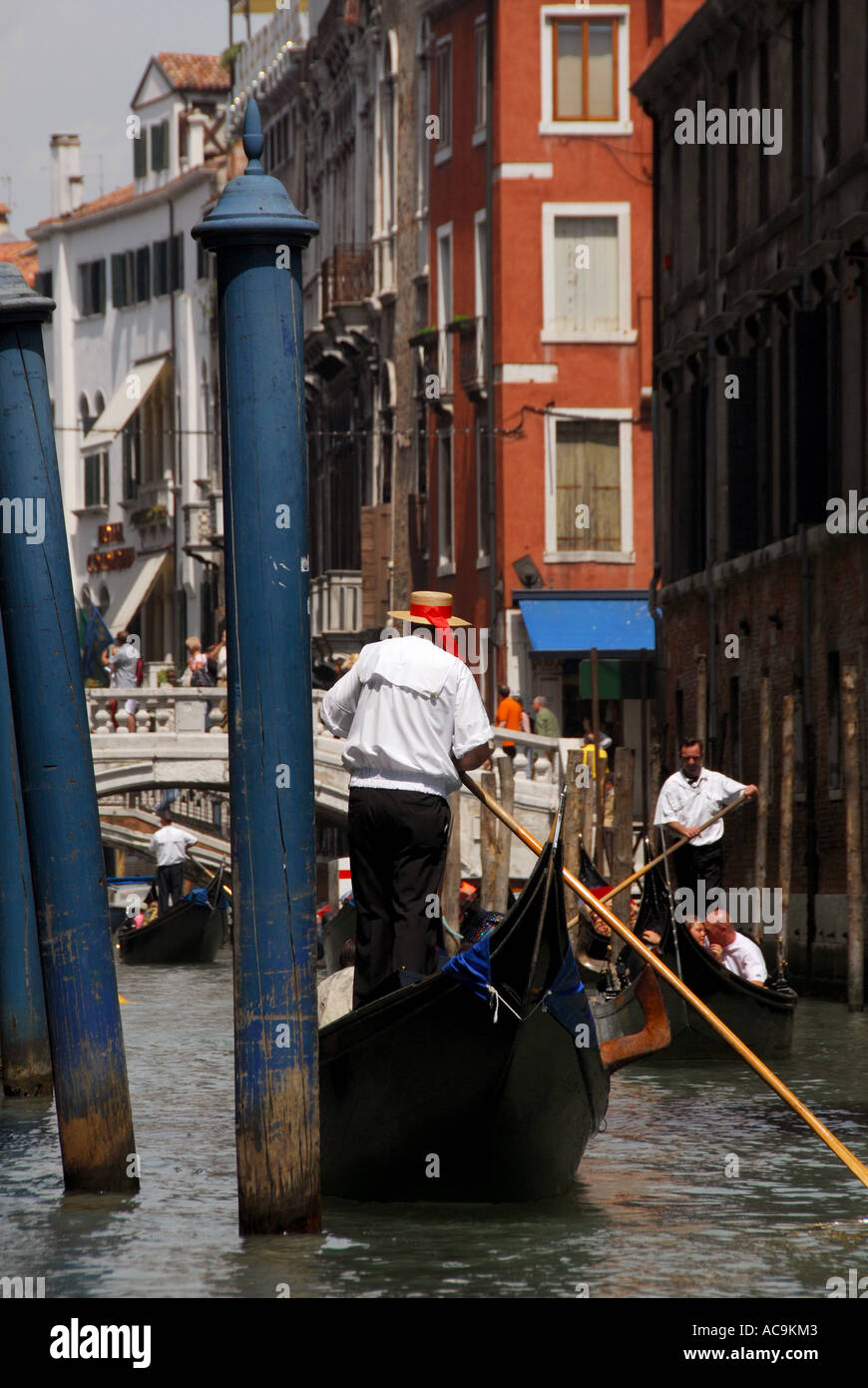 Rent a gondola hi-res stock photography and images - Alamy