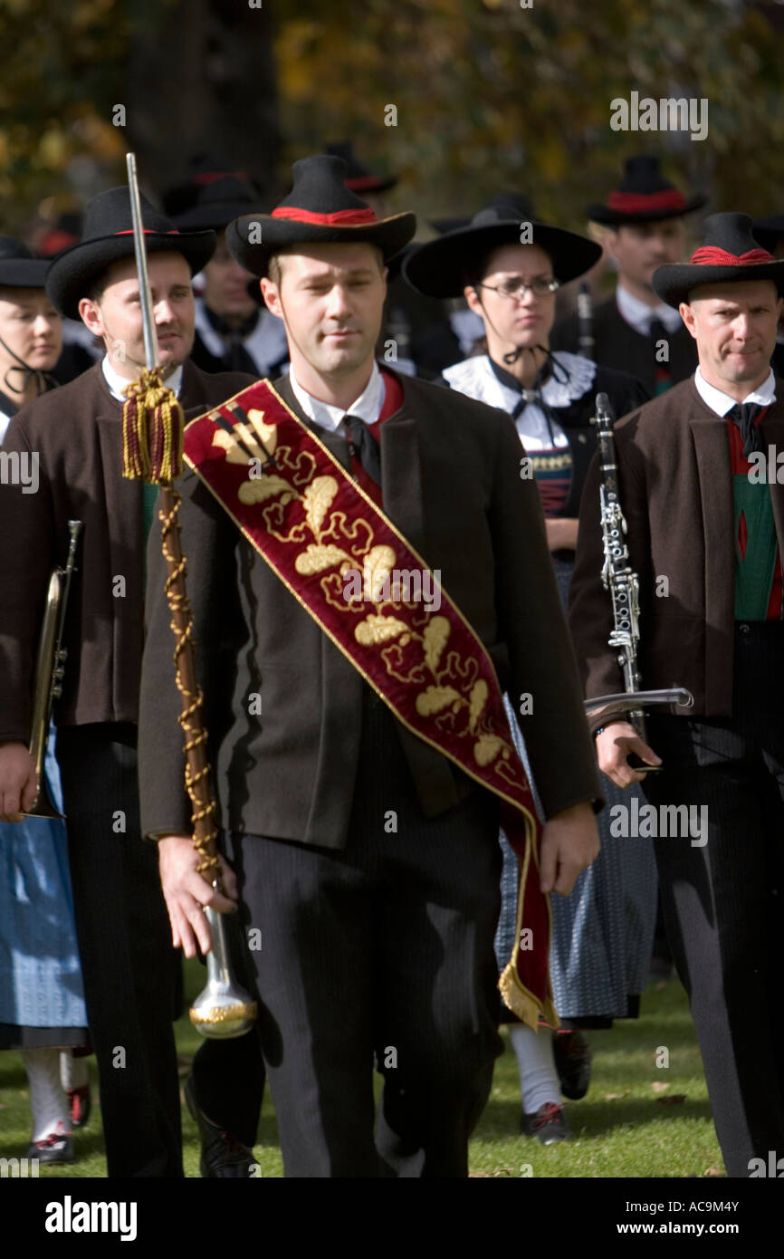Tyrolean dance hi-res stock photography and images - Alamy