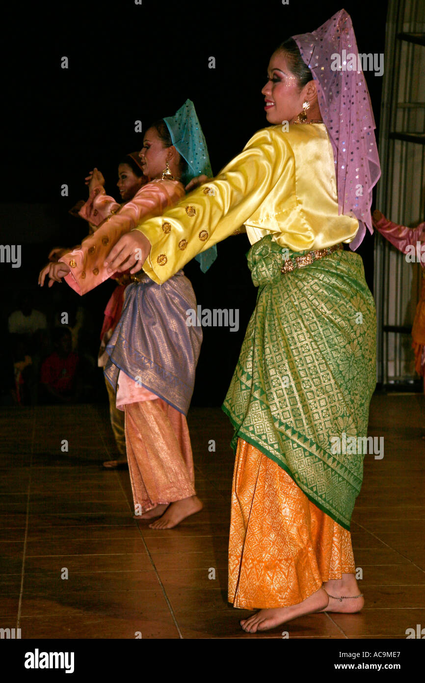 Traditonal female dancer from Penang Malaysia in Medan Stock Photo - Alamy