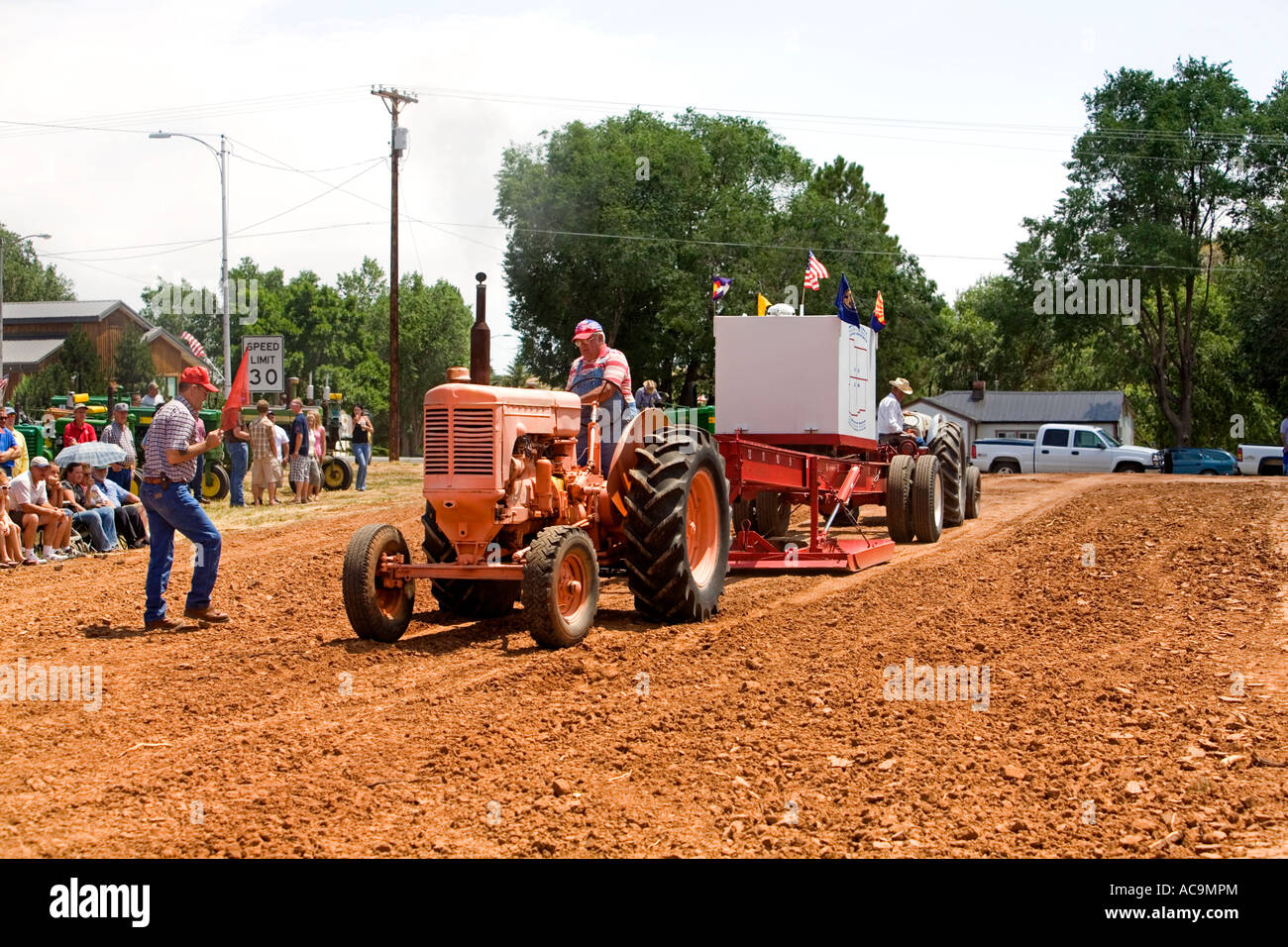 Tractor Pull antique farmer Utah Stock Photo - Alamy