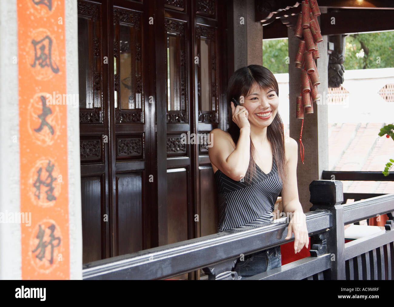 Traditional women china technology hi-res stock photography and images ...