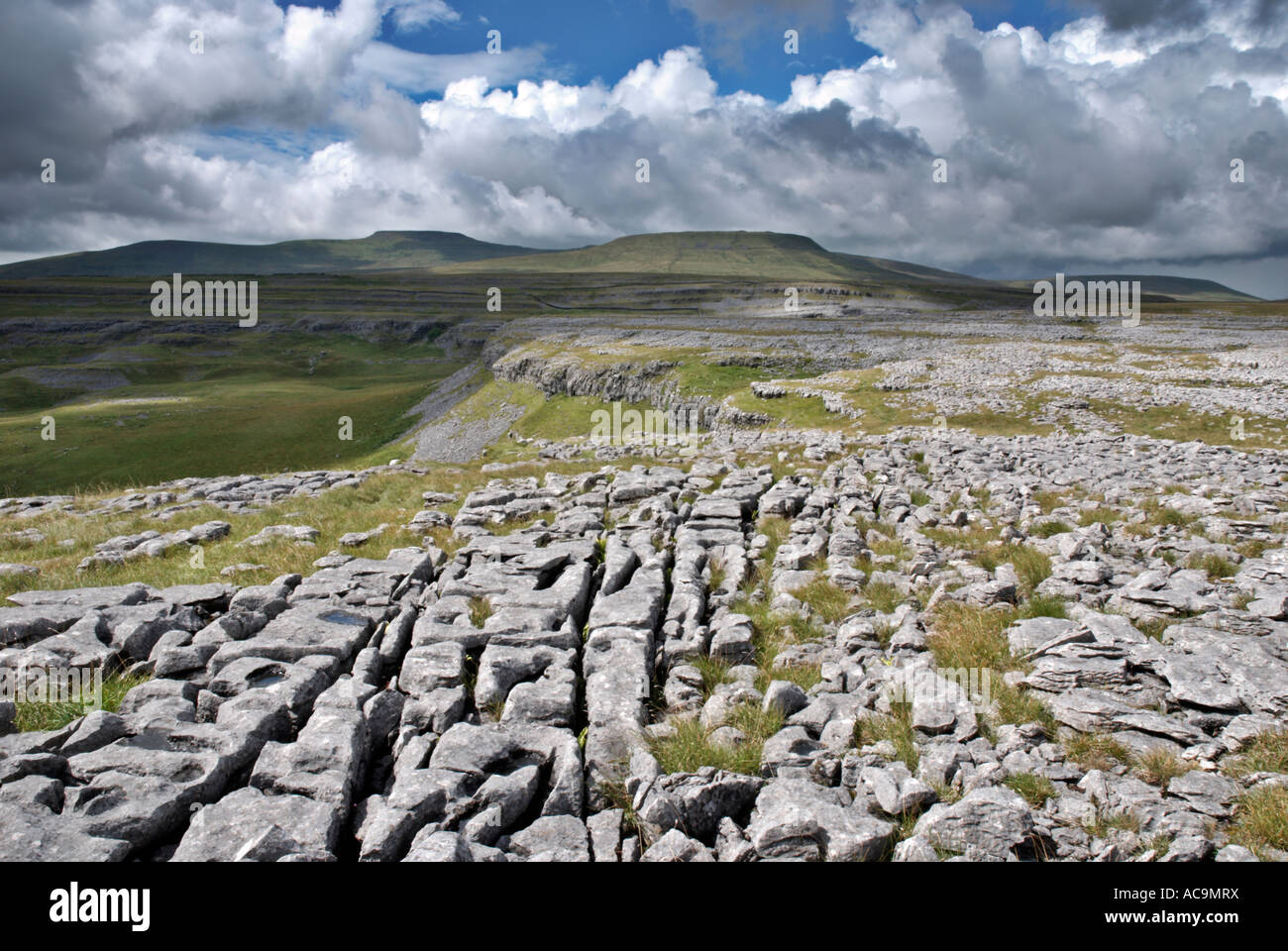 Moughton Scars Crummackdale Yorkshire Dales Stock Photo - Alamy