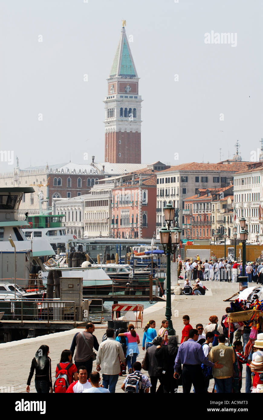 Riva waterfront venecia hi-res stock photography and images - Alamy