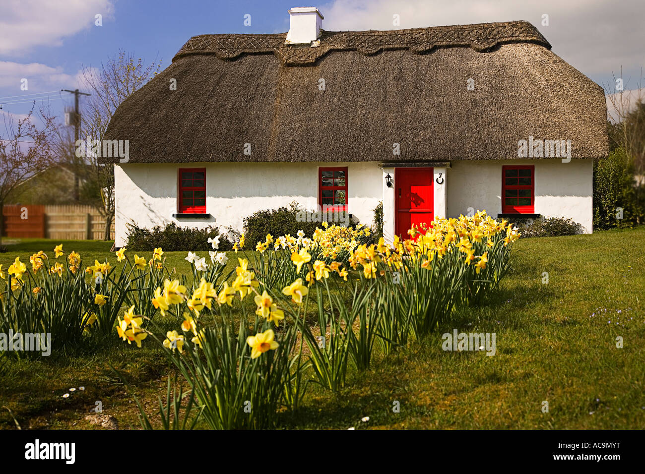 Irish famine cottage hi-res stock photography and images - Alamy