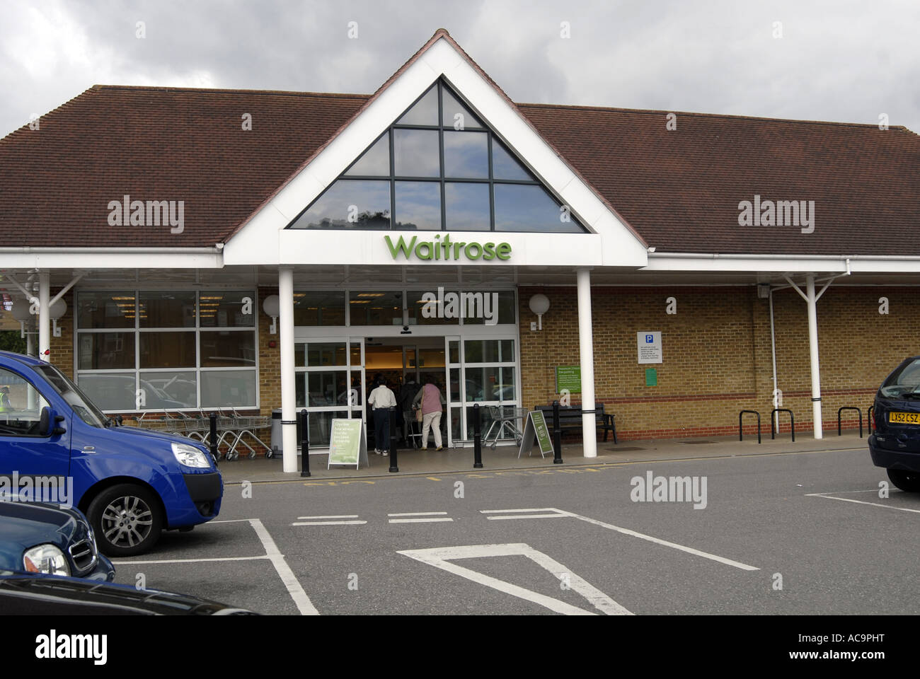Waitrose supermarket entrance,Worcester park,Surrey,England,UK,GB,EU ...