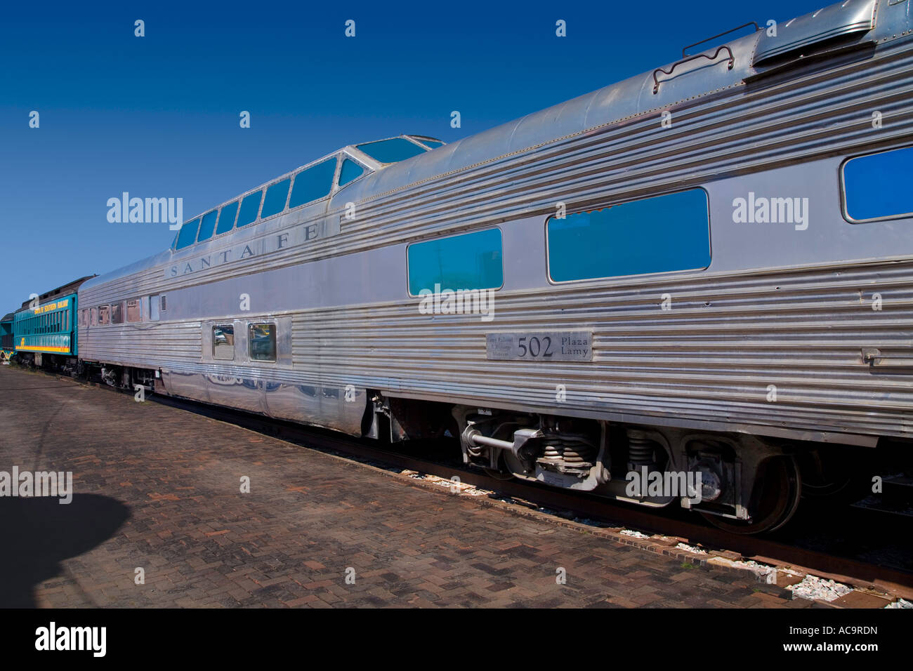 SANTA FE RAILROAD RAIL CAR AT SANTA FE TRAIN STATION Stock Photo - Alamy