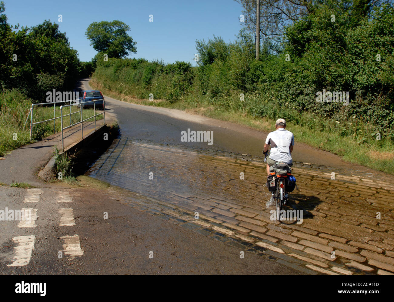 Ford Crossing Road High Resolution Stock Photography and Images - Alamy