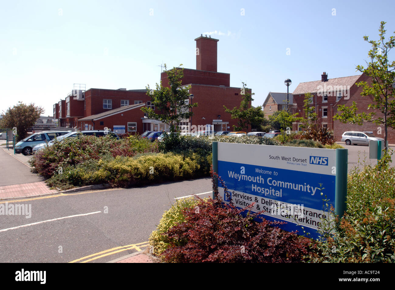 Community hospital uk exterior hi-res stock photography and images - Alamy