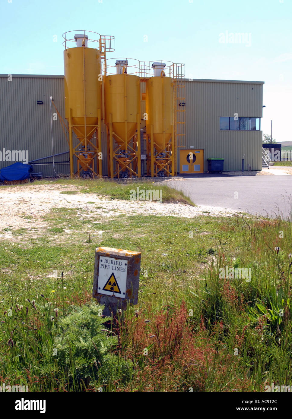 Nuclear containment building hi-res stock photography and images - Alamy