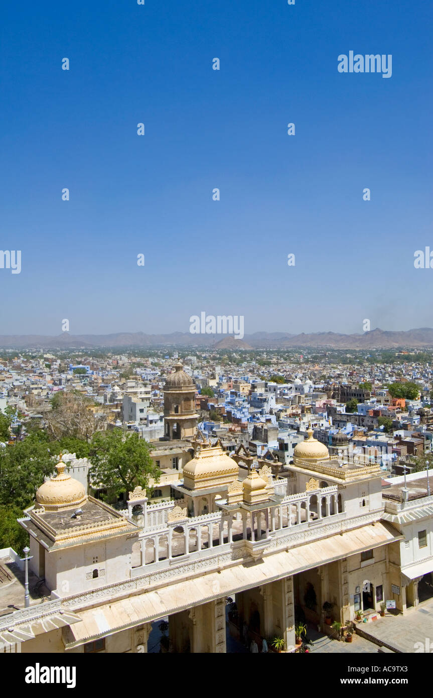 Udaipur city palace tripolia gate hi-res stock photography and images ...