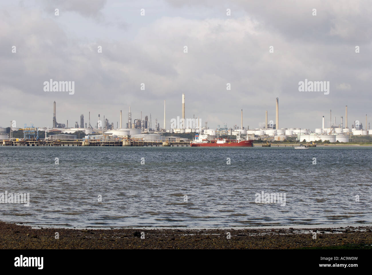 Fawley oil refinery Hampshire,England,UK,GB,EU,Europe Stock Photo - Alamy