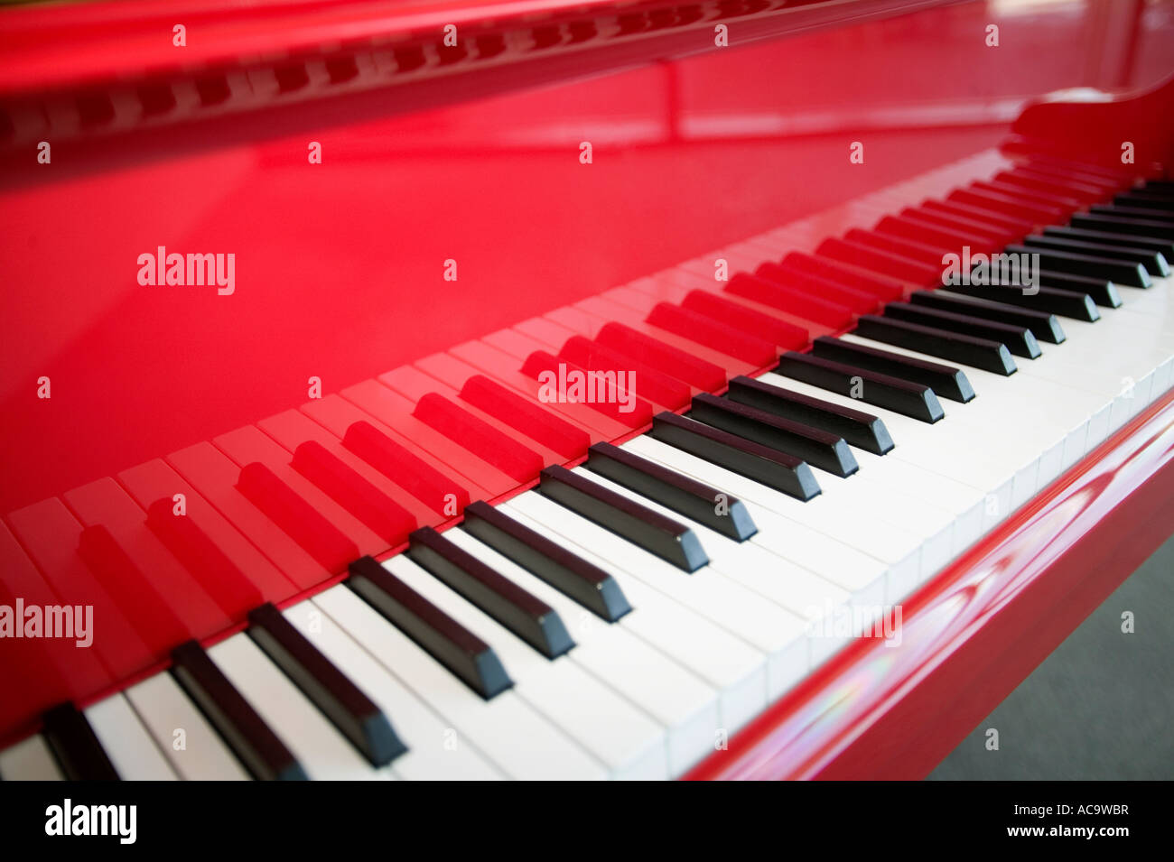 Piano keys display hi-res stock photography and images - Alamy