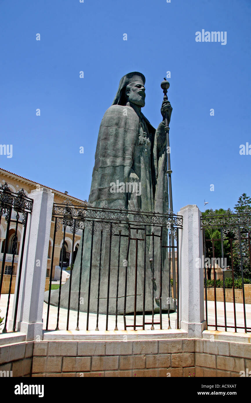 Archbishop makarios sculpture hi-res stock photography and images - Alamy