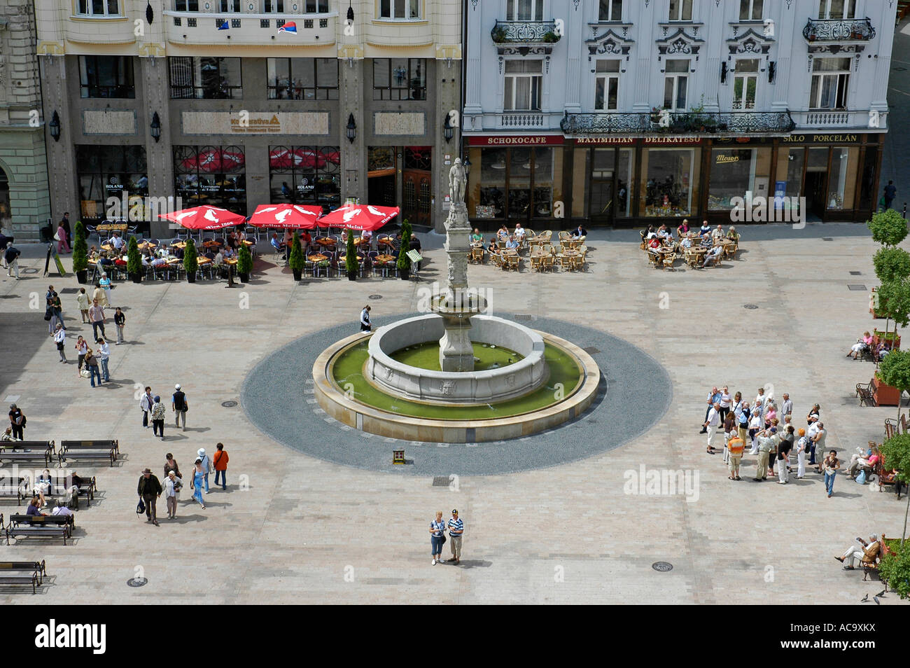 Main square, Hlavné námestie with Roland Fountain, Bratislava, Slovakia ...