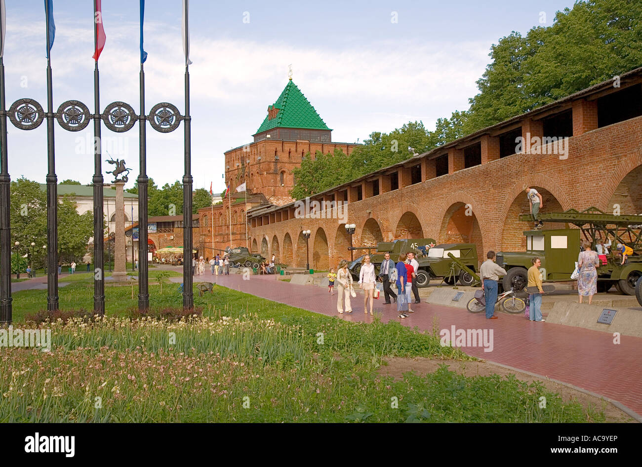 Kremlin walls with Dmitry tower, Nizhny Novgorod (Gorky), Russia Stock Photo - Alamy