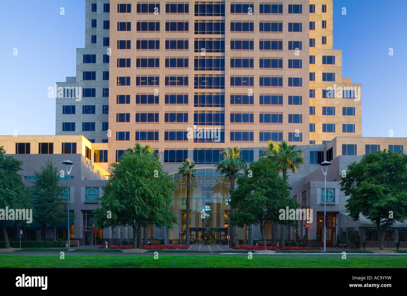 Wells fargo bank hi-res stock photography and images - Alamy