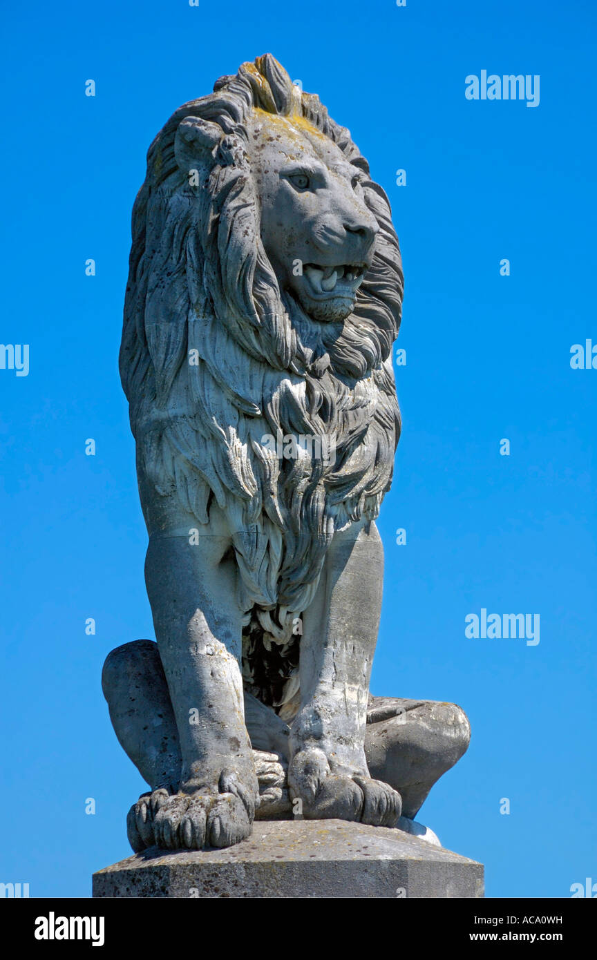 Statuen tiere hi-res stock photography and images - Alamy