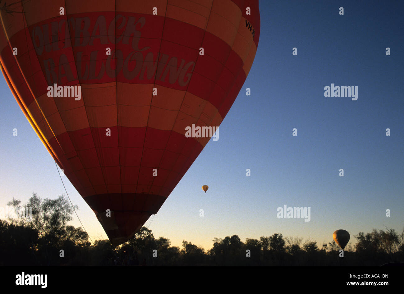 Hot air balloon australia northern territory hi-res stock photography ...