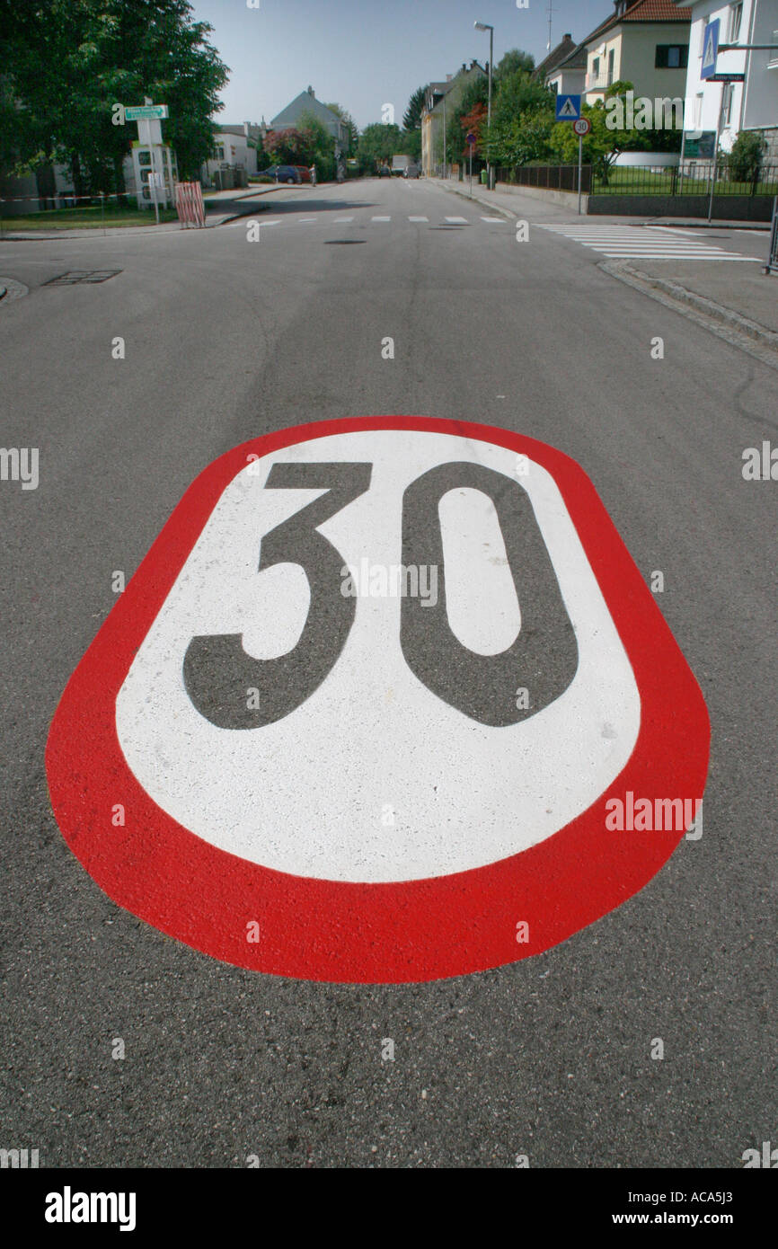 30 speed limit highway code signs hi-res stock photography and images ...