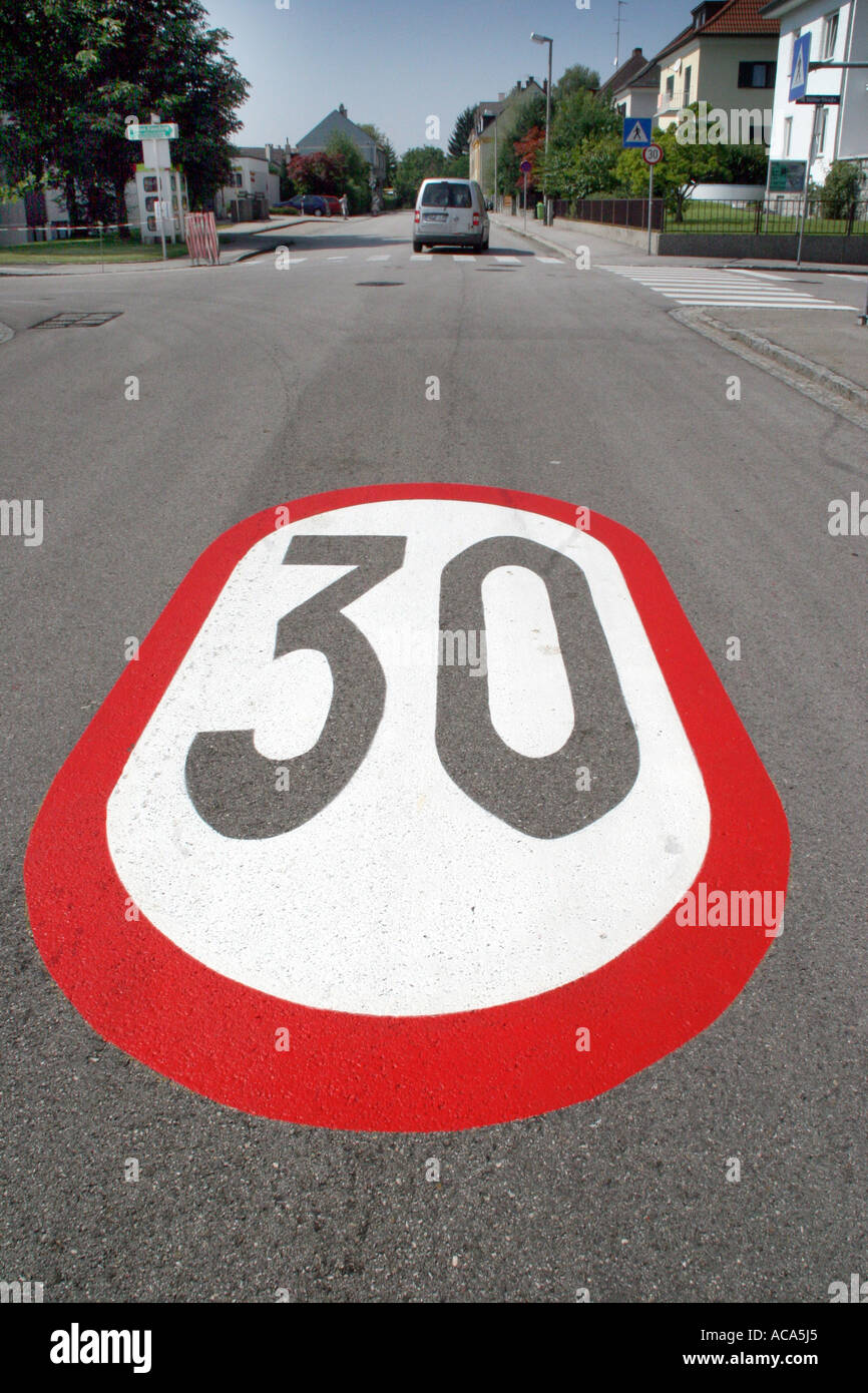 30 speed limit highway code signs hi-res stock photography and images ...