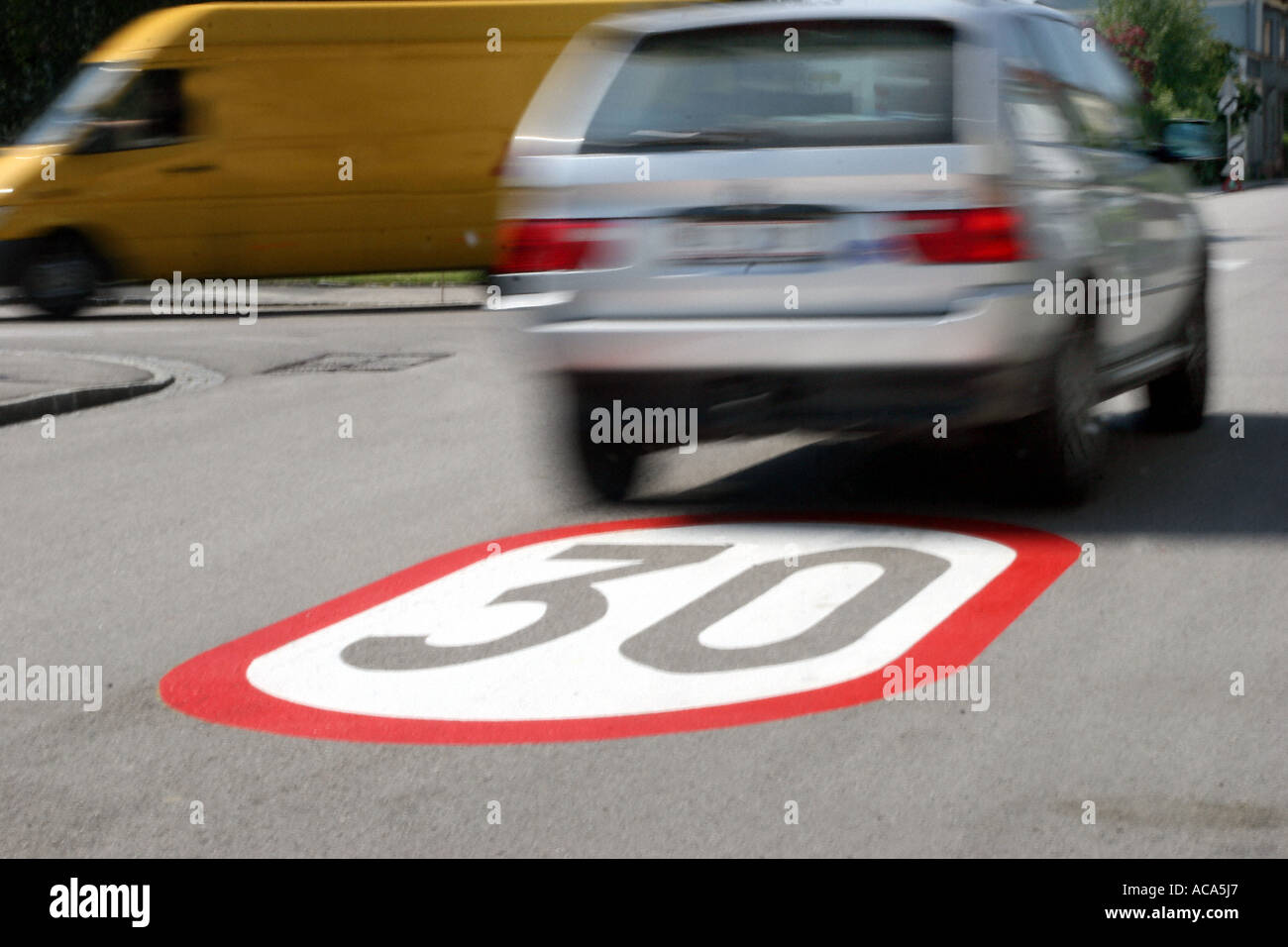30 speed limit highway code signs hi-res stock photography and images ...
