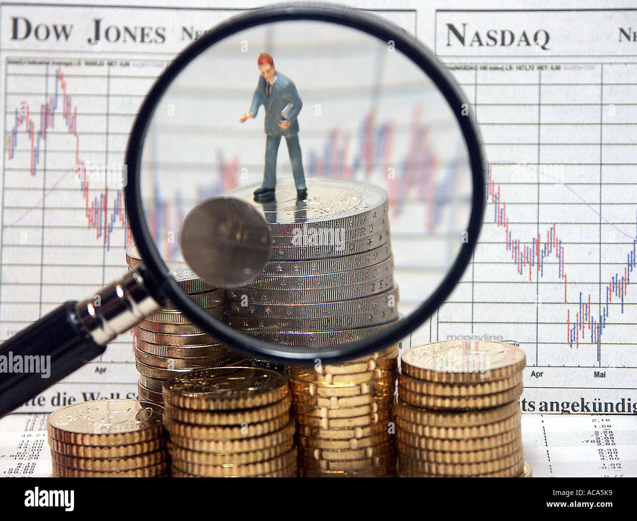 Market share targets hi-res stock photography and images - Alamy