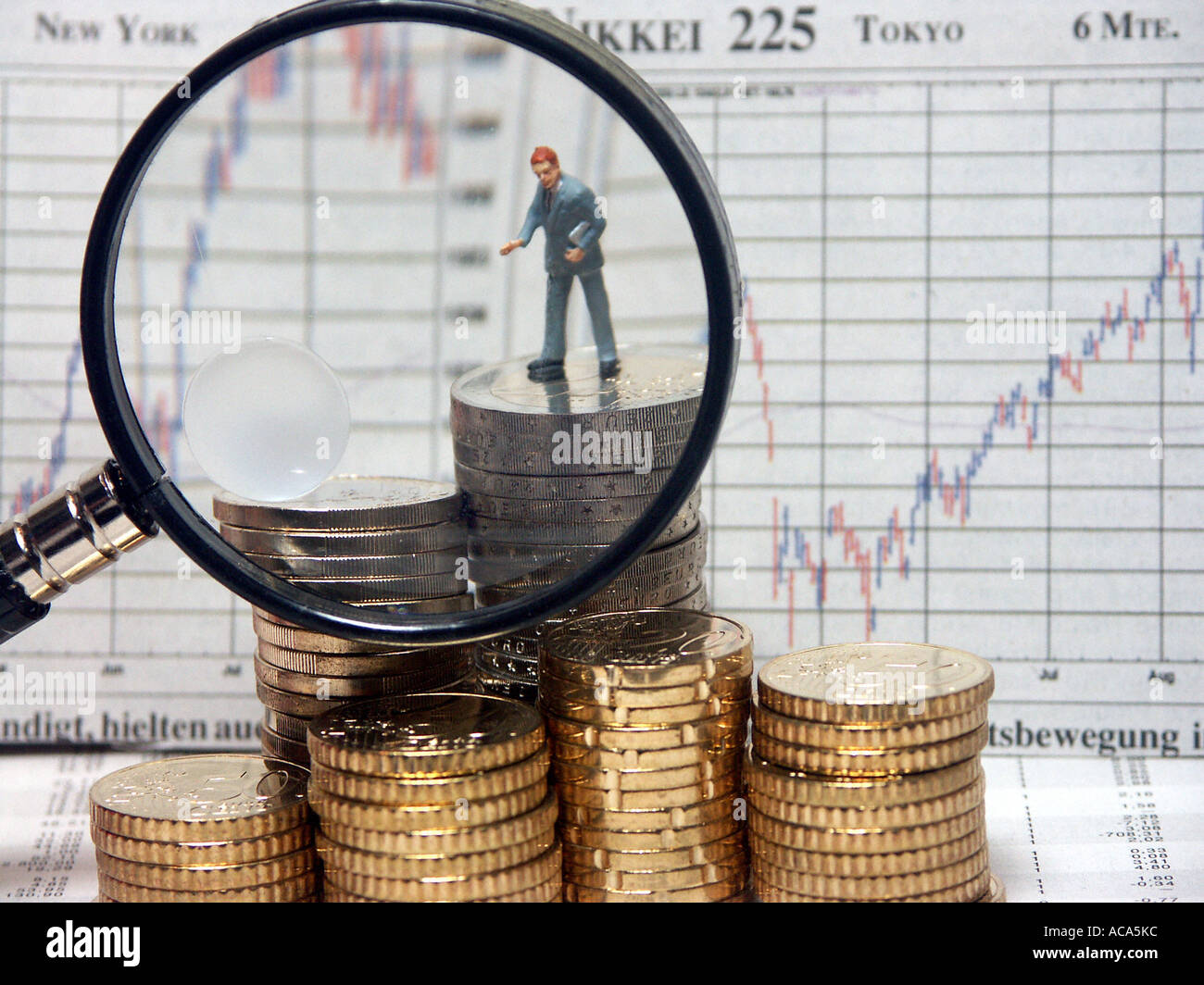 Market share targets hi-res stock photography and images - Alamy