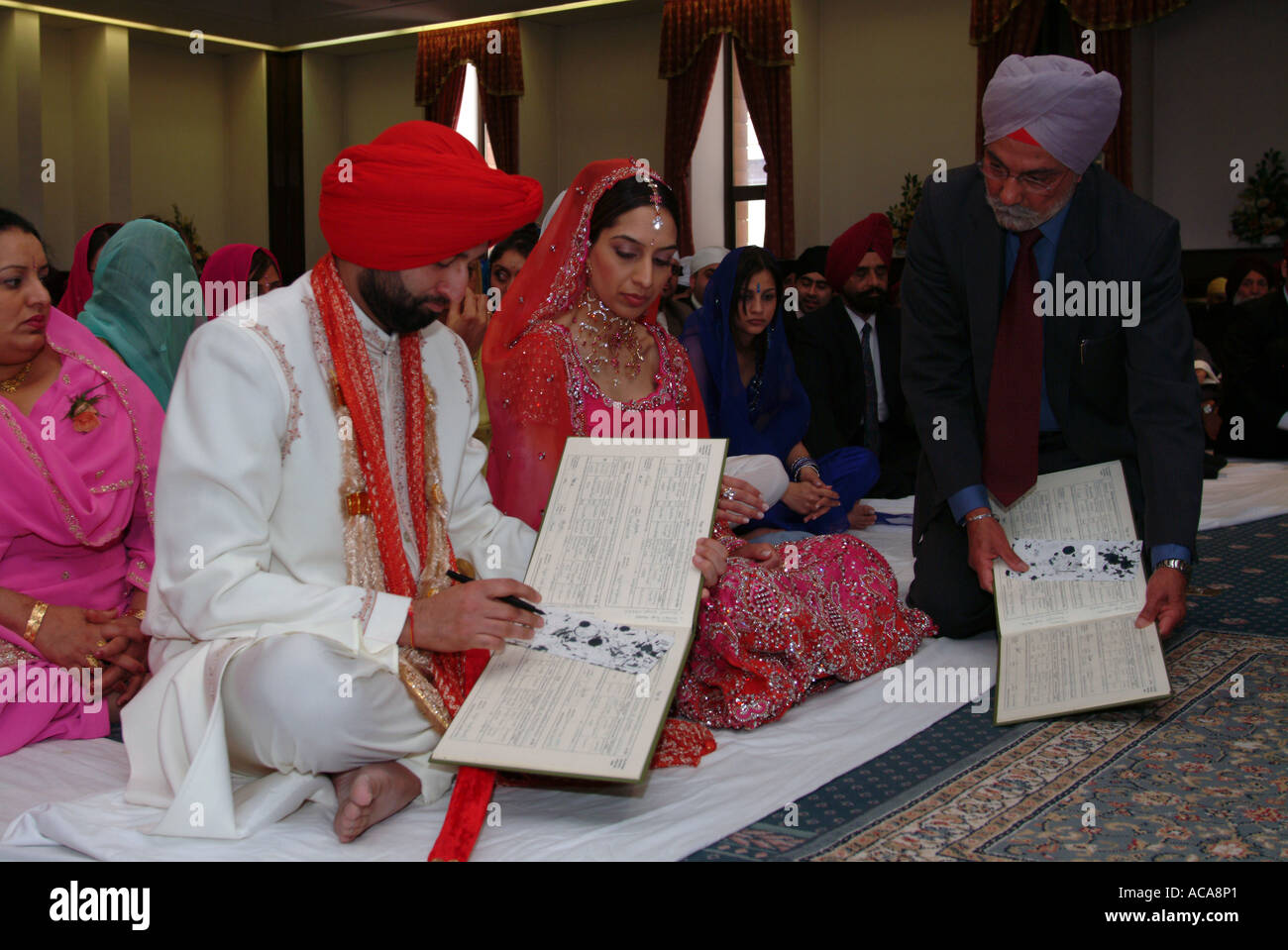 Sikh temple sign hi-res stock photography and images - Alamy