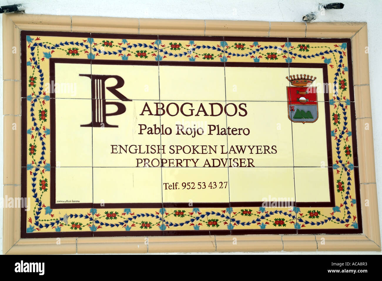 Coat of arms glazed tiled hi-res stock photography and images - Alamy