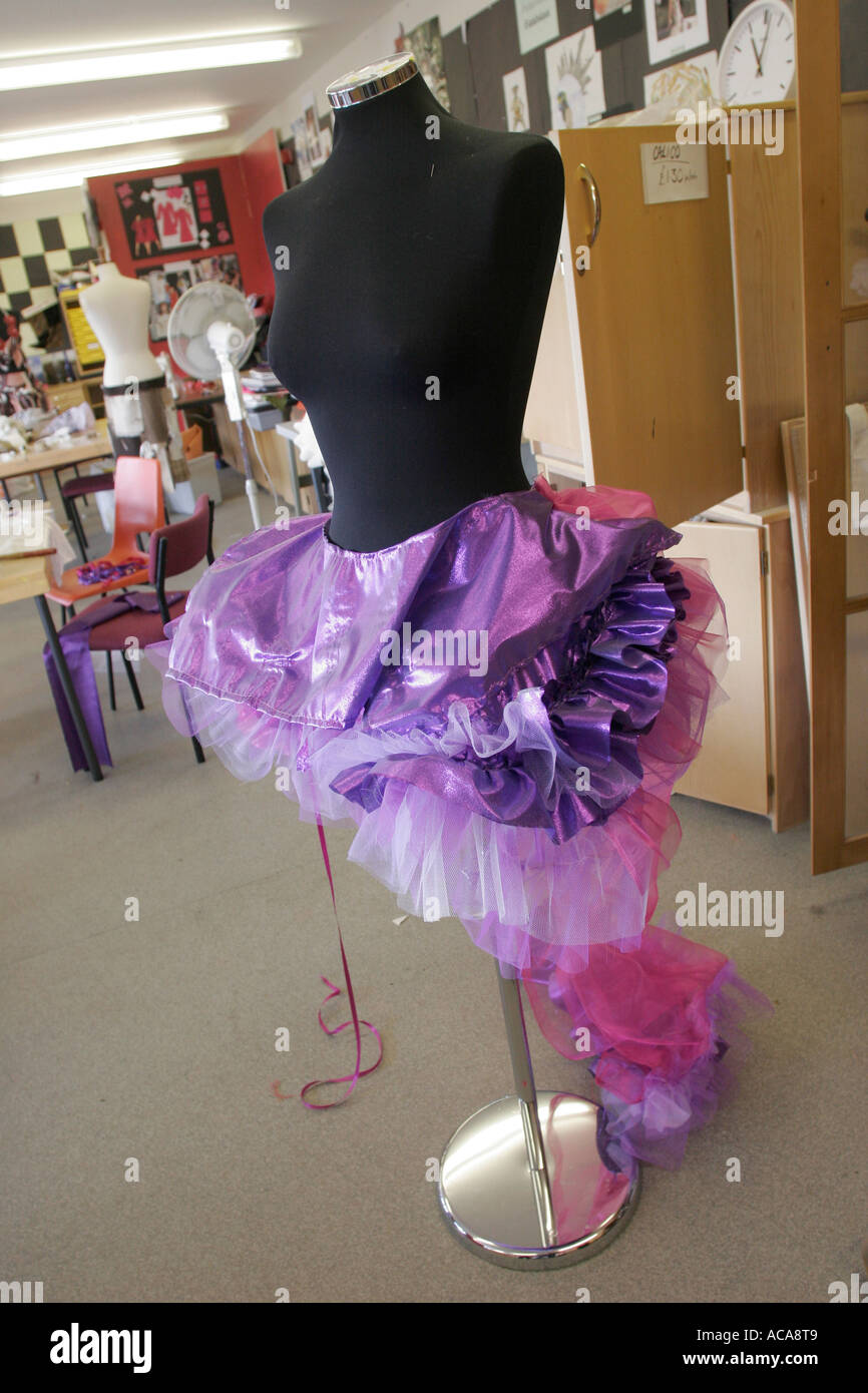 Student art class 6th form hi-res stock photography and images - Alamy