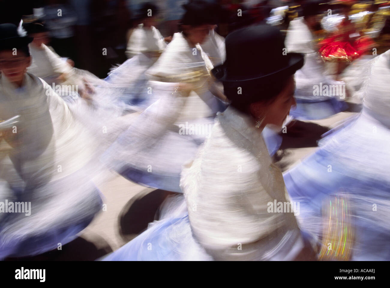 Cholita puno hi-res stock photography and images - Alamy