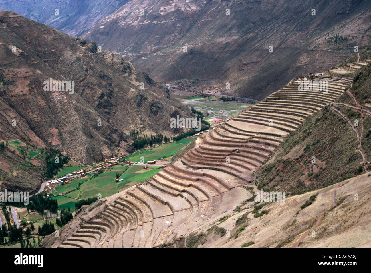 Inca terracing - Pisac, Urubamba, PERU Stock Photo - Alamy