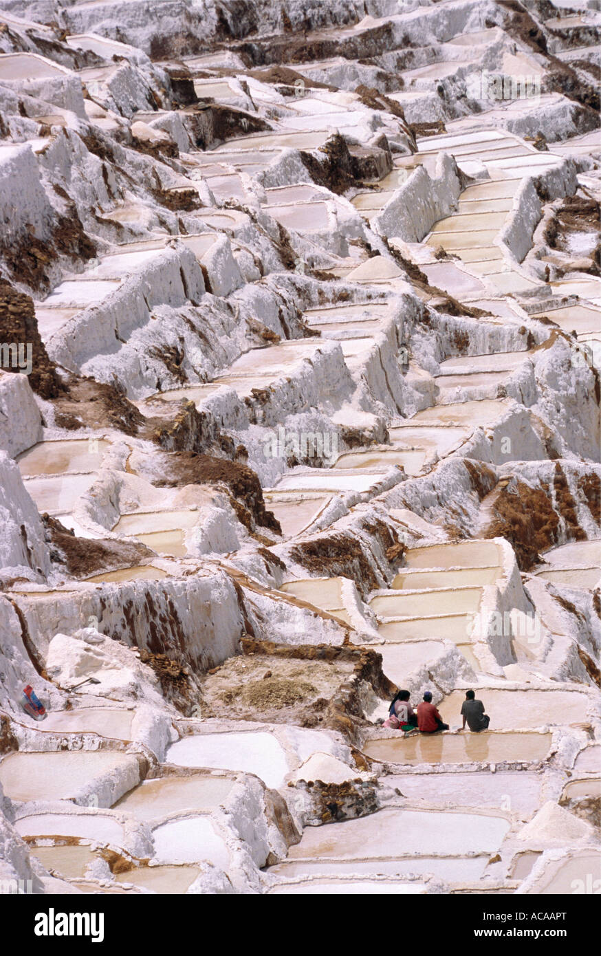 Salt pans - Salinas, Urubamba PERU Stock Photo - Alamy
