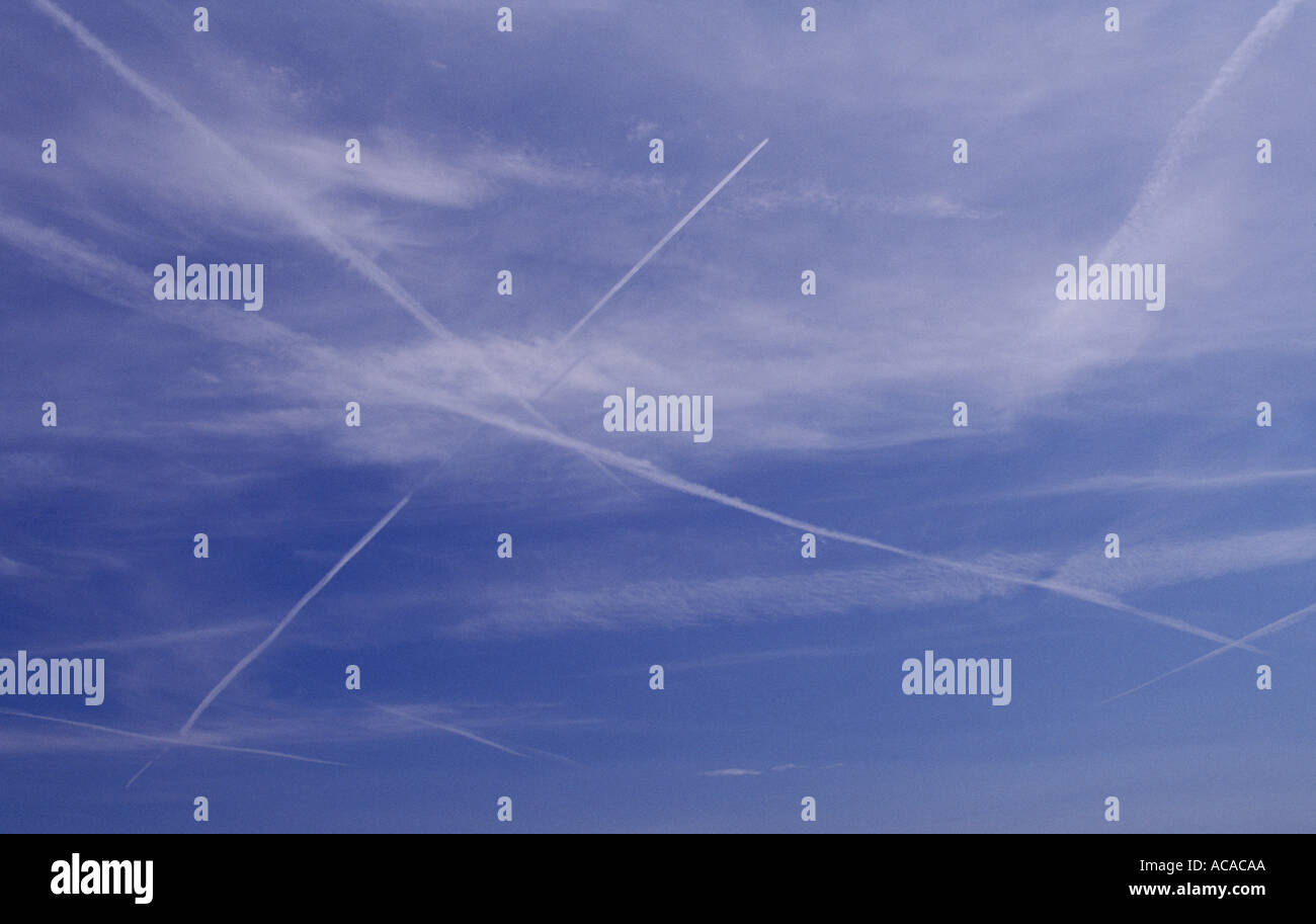 Jet contrail hi-res stock photography and images - Alamy