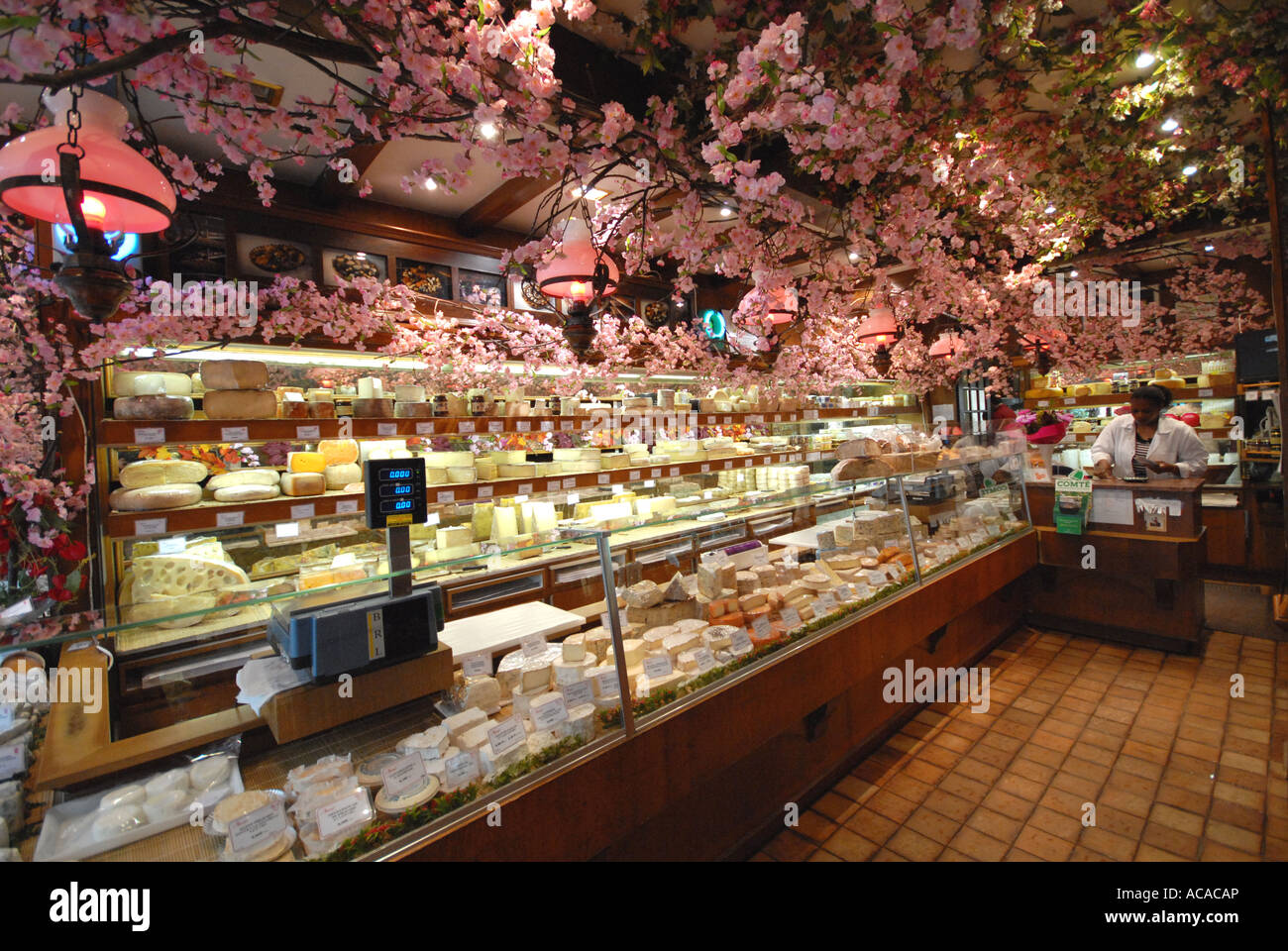 PARIS Alleosse cheese shop on Rue Poncelet Stock Photo - Alamy