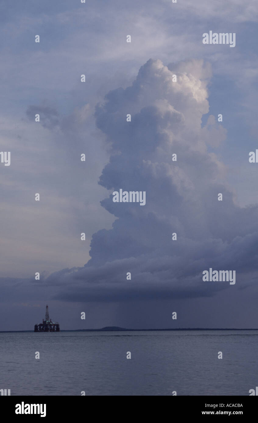 Darwin Oil Rig Stock Photo - Alamy