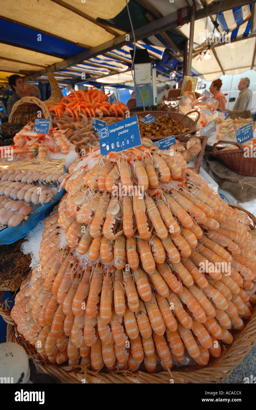 PARIS Seafood at the Sunday market on Boulevard Richard Lenoir at ...