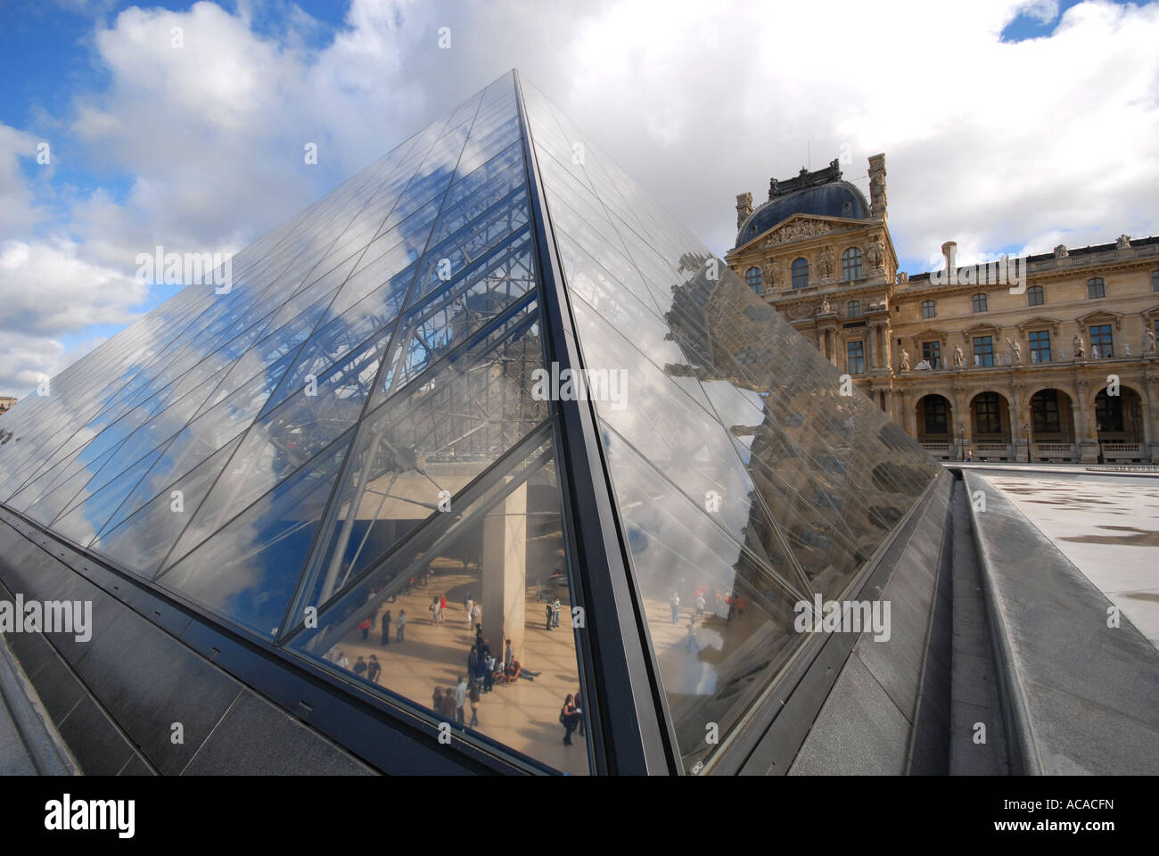 PARIS The glass pyramid at the Louvre Stock Photo - Alamy