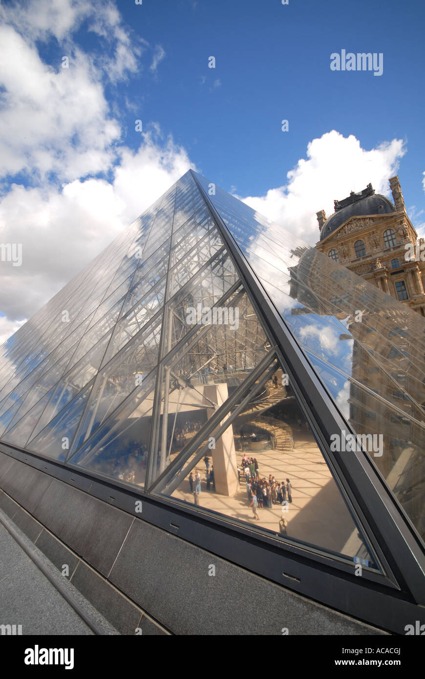 PARIS The glass pyramid at the Louvre Stock Photo - Alamy