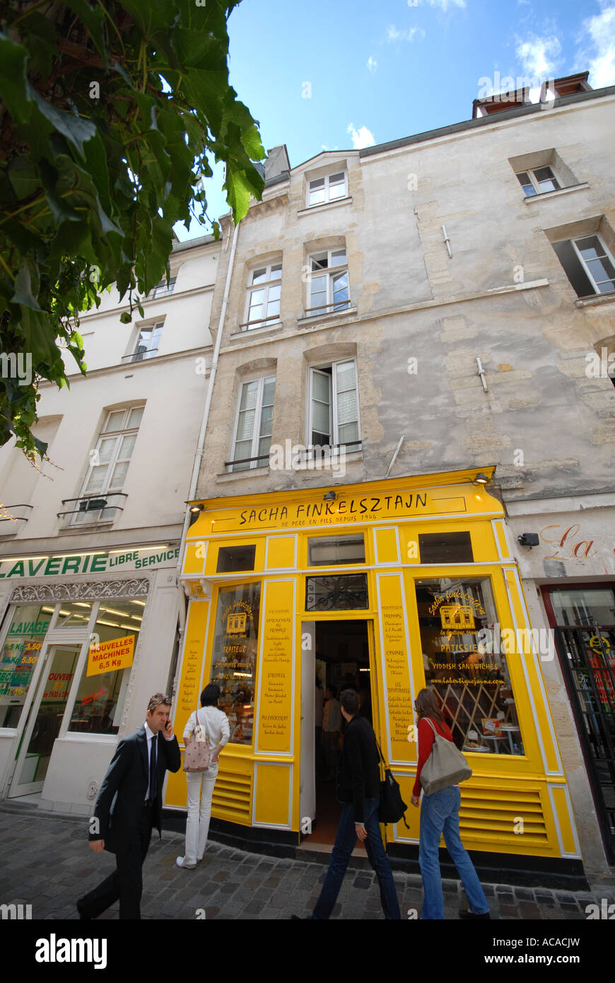 PARIS Jewish food store in the Marais district Stock Photo - Alamy