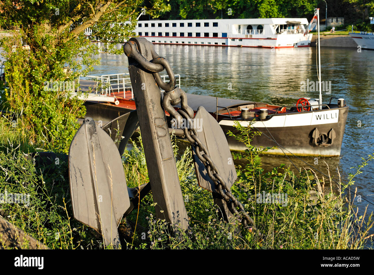 Propeller damaged hi-res stock photography and images - Alamy