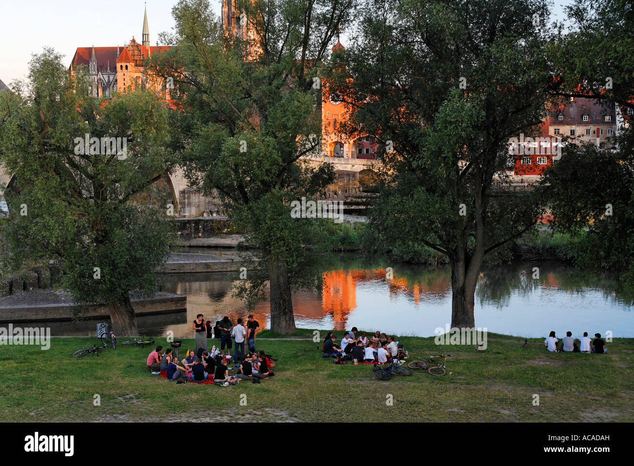 Fluss rasen hi-res stock photography and images - Alamy
