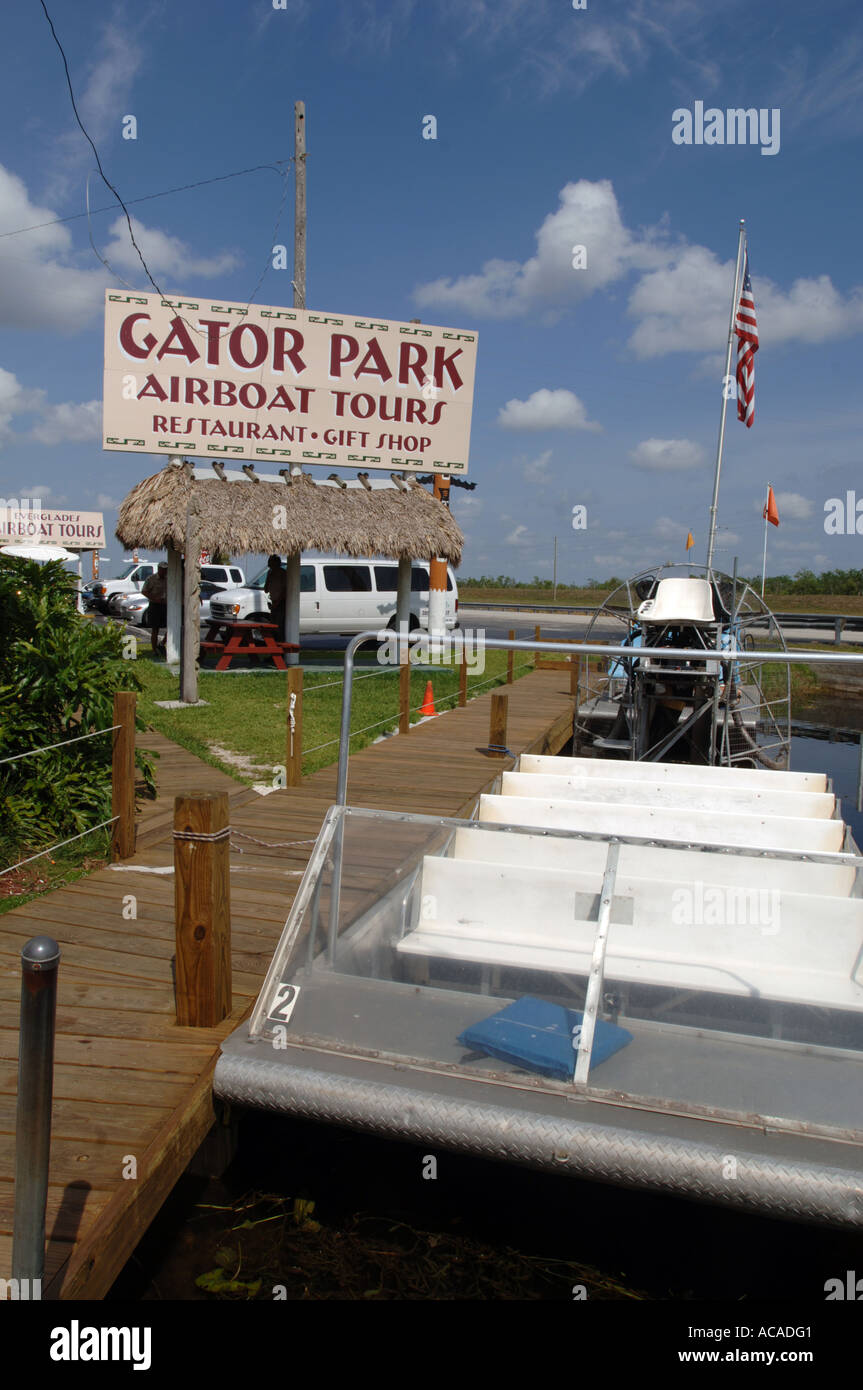 Airboat tour gator park airboat hi-res stock photography and images - Alamy