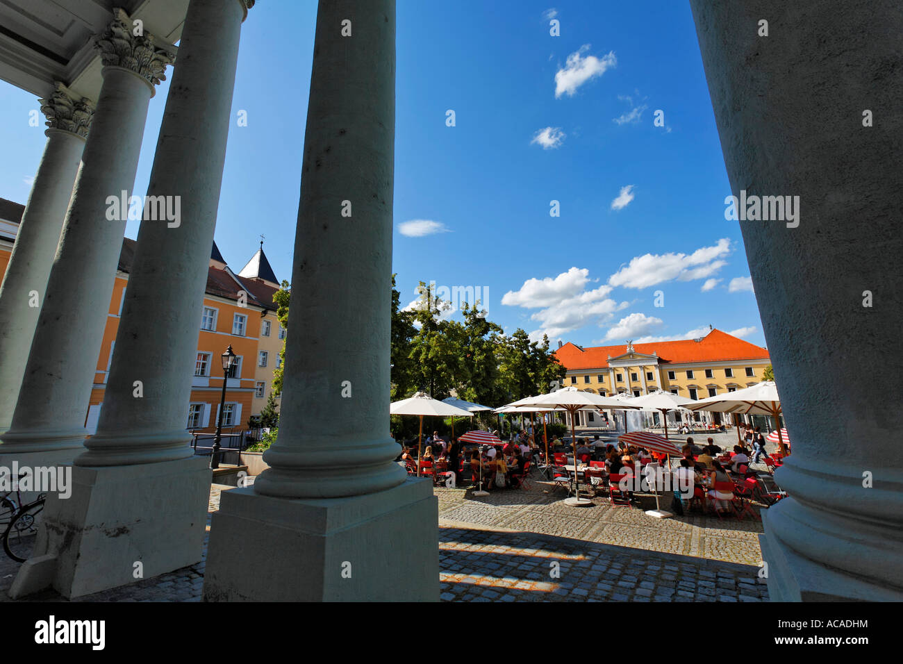 Caf pillars hi-res stock photography and images - Alamy