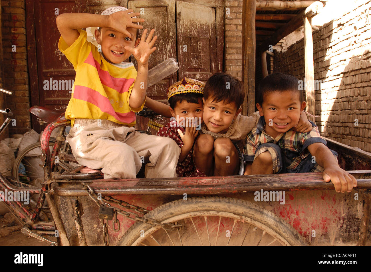 Uyghur girl xinjiang china hi-res stock photography and images - Alamy