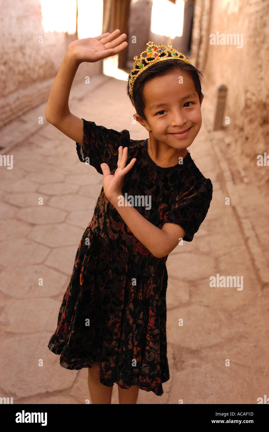 Uyghur girl xinjiang china hi-res stock photography and images - Alamy