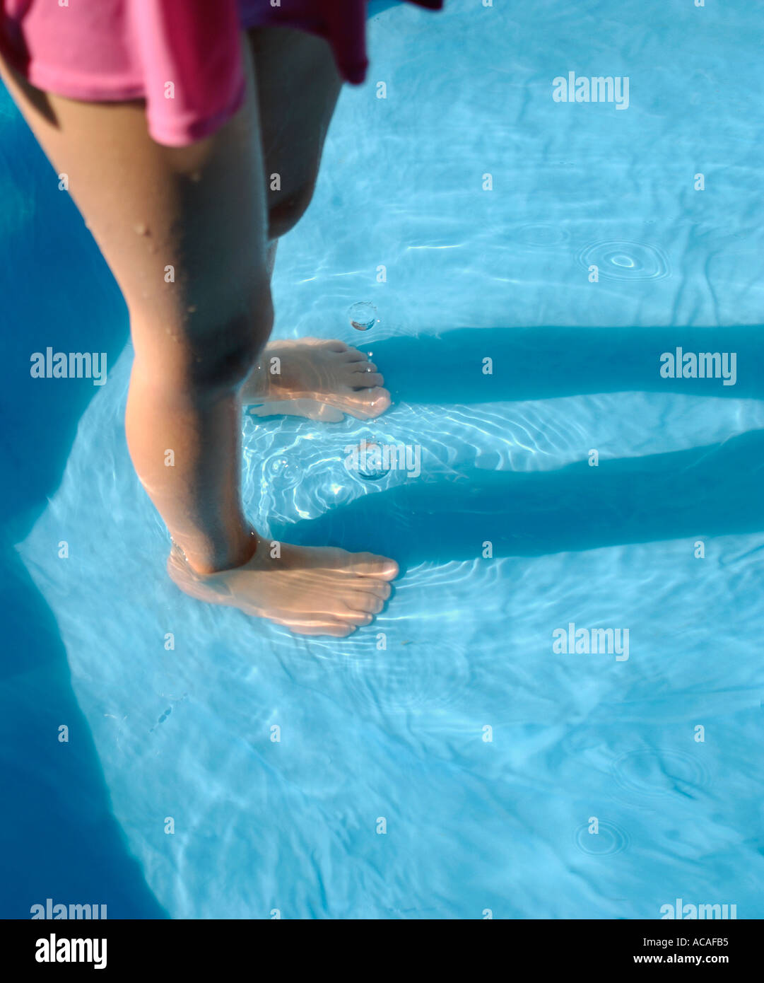 Standing paddling pool hi-res stock photography and images - Alamy